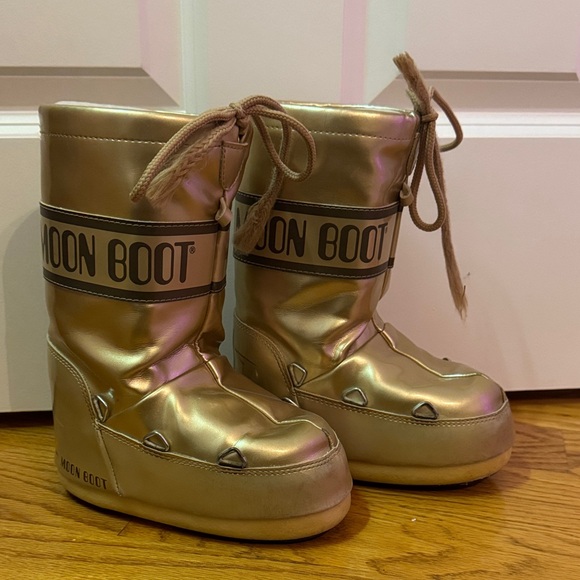 Moon Boot | Shoes | Moon Boot Metallic Gold Snow Boots | Poshmark